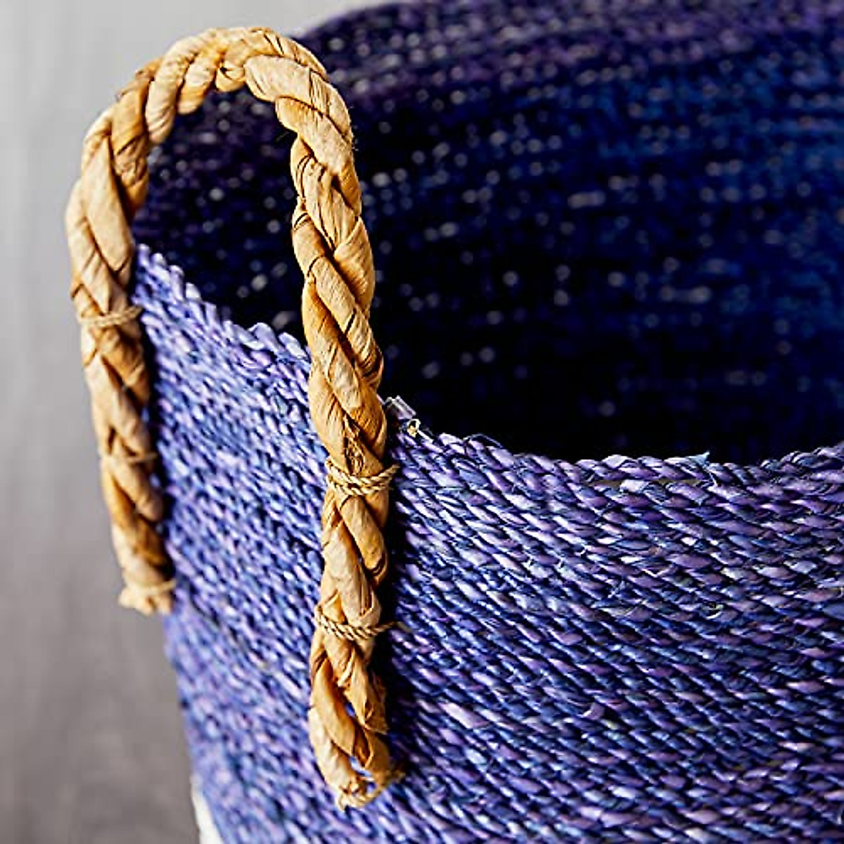 Deco 79 Seagrass Handmade Two Toned Storage Basket with Handles, Set of 3 17", 15", 13"W, Blue