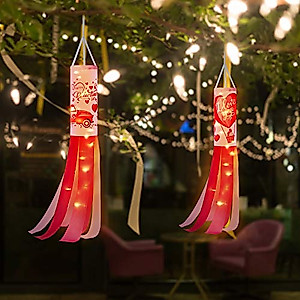 2 Pieces Happy Valentine's Day Windsock Polyester Garden Windsock Heart Pattern Windsock Flag Outdoor Hanging Decorative Windsocks for Valentine's Day Front Yard Patio Lawn Garden (Romantic Style)