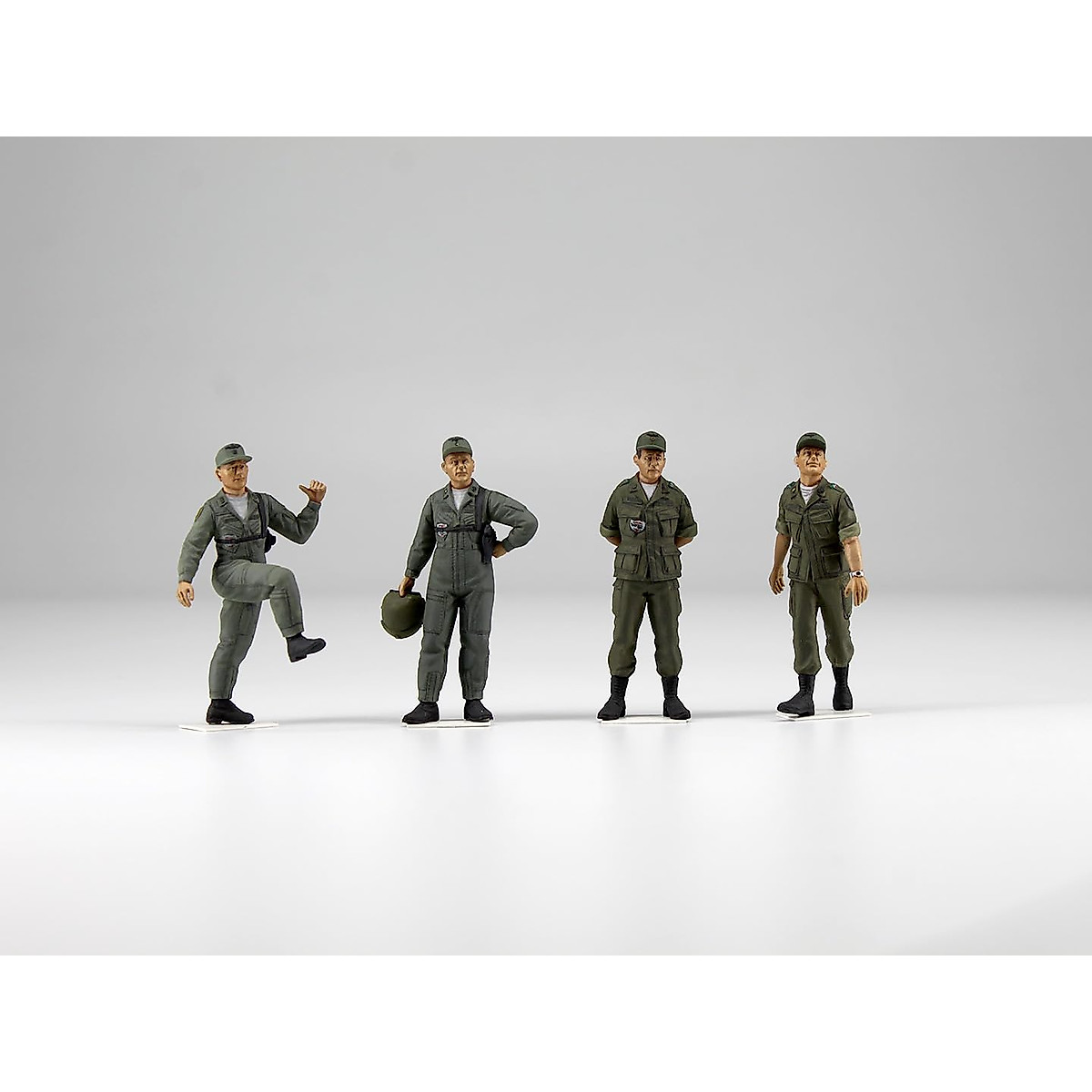 ICM 53101 - US Helicopter Pilots (1960s-1970s) (100% New molds) - Scale 1:35