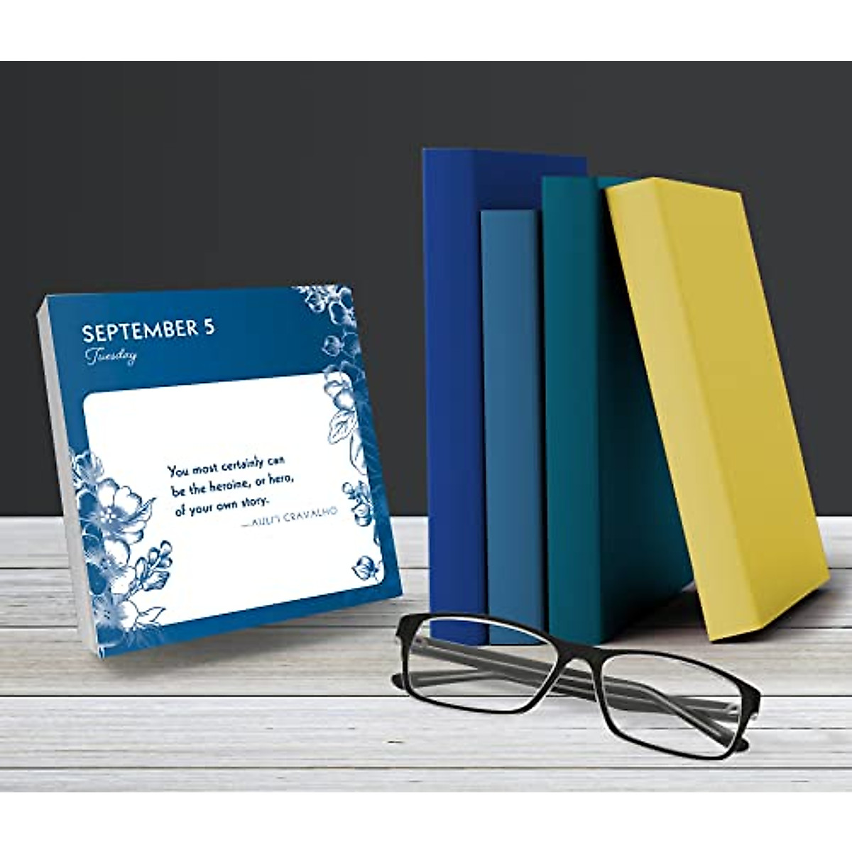 2023 Great Quotes From Great Women Boxed Calendar: 365 Days of Inspiration from Women Who Shaped the World (Daily Desk Gift for Her)