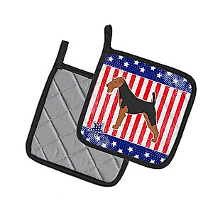 Caroline's Treasures BB3357PTHD USA Patriotic Airedale Terrier Pair of Pot Holders Kitchen Heat Resistant Pot Holders Sets Oven Hot Pads for Cooking Baking BBQ, 7 1/2 x 7 1/2
