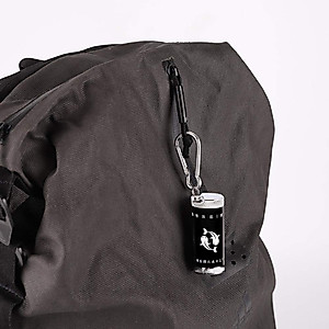 Dxj Portable Ashtray for Cigarette with Lid， Metal Lightweight Windproof Car Ash Tray Outdoor with Carabiner，Black/Blue (Black)