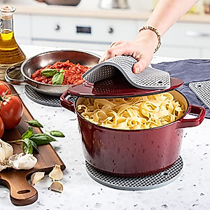 Gourmanity Cook 4 Pack, Silicone Trivet Set | Heat-Resistant Mats for Countertops | Grey Silicone Hot Pads for Kitchen | Non-Slip Silicone Trivets for Hot Pots & Pan