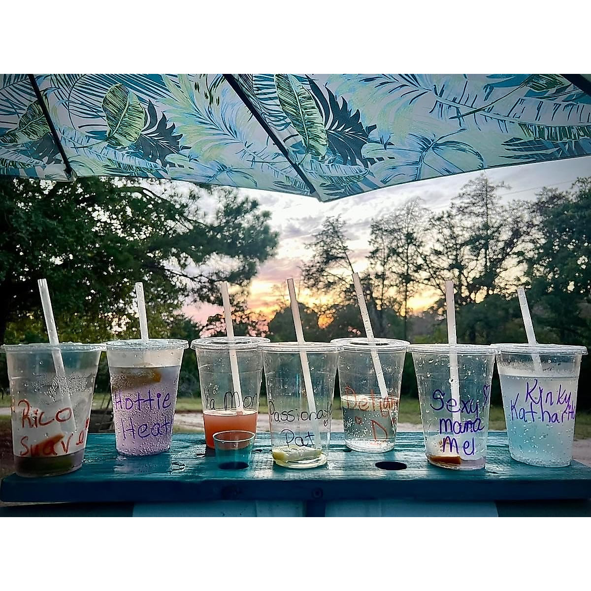 TashiBox Plastic Cups with Flat Lids 100 Sets 16 oz , Clear Crystal drink cups with lids