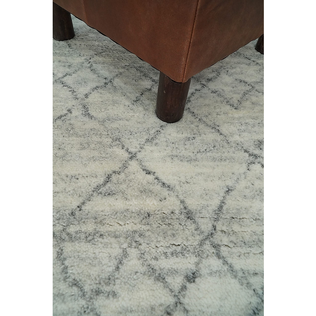 Artisan's Arc Hand Woven Silver and Gray 8x10 Trellis Moroccan Rug Made with Fine Wool | CP79810