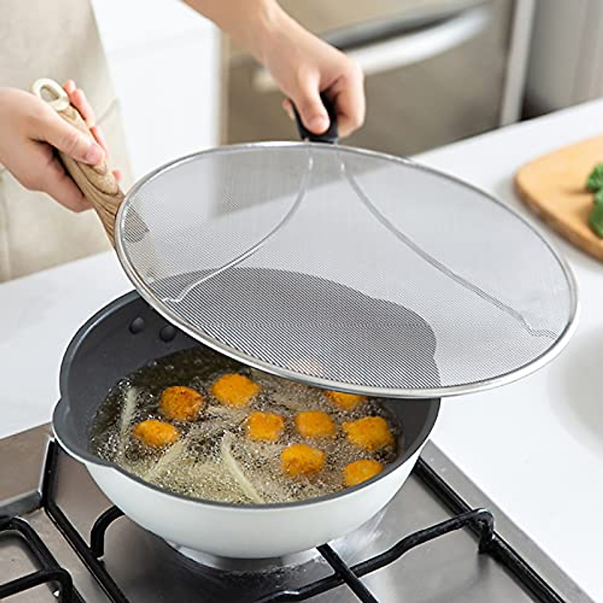 KUFUNG Splatter Screen for Frying Pan - Stops Almost 100% of Hot Oil Splash - Large 13" Stainless Steel Grease Guard Shield and Catcher (13 Inch, Black)