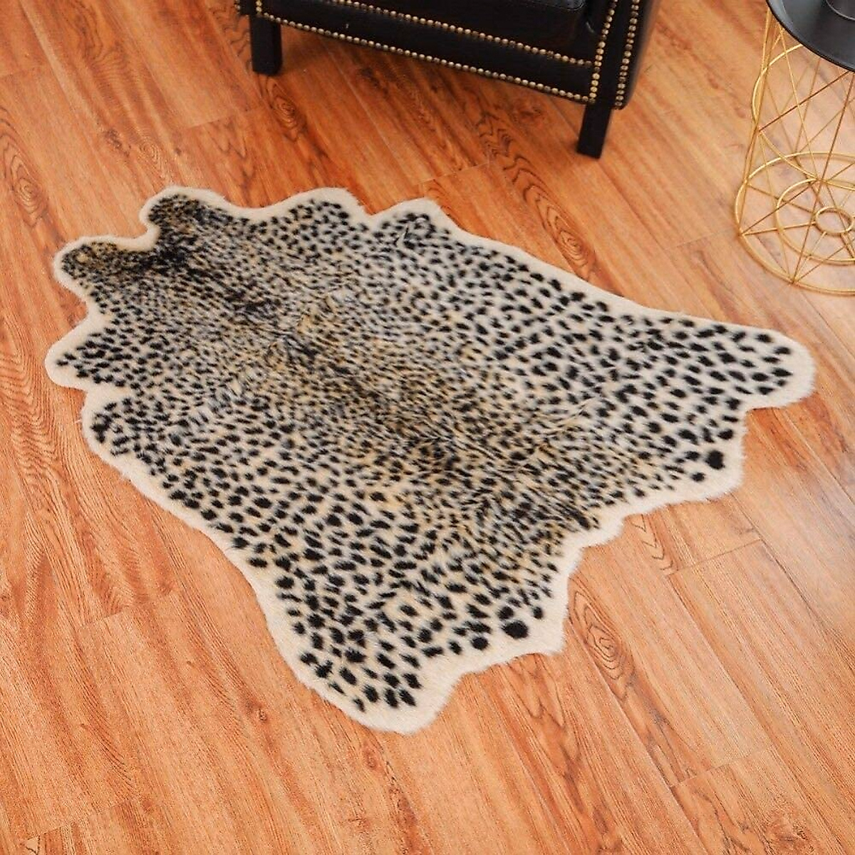 Leopard Print Area Rug - Faux Fur Non-Slip Cheetah Rug Small Accent Distressed Animal Print Hide Rugs Floor Carpet for Door Mat Entryway Bedrooms Laundry Room Decor (3.3x2.95Ft, Leopard)