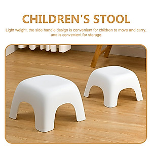 PRETYZOOM Step Stool for Kids, Plastic Skid-Resistant Foot Stool, Single Stool for Toddler Toilet Potty Training