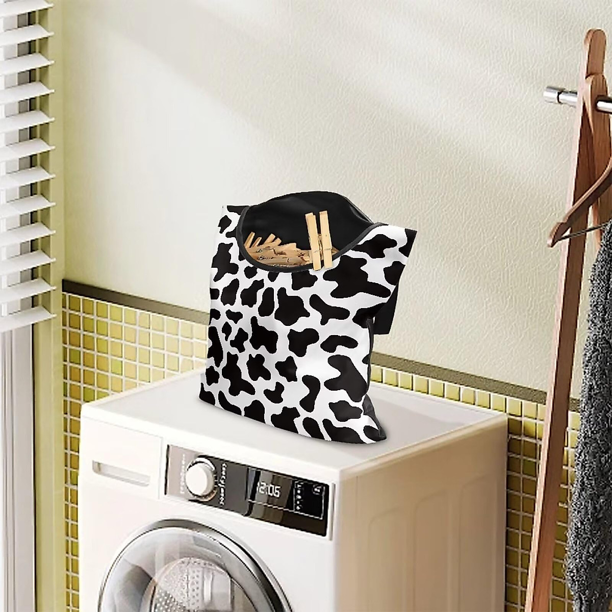 Bivxisrvo Cow Print Clothespin Bag with Hanging Hook Abrasion Resistant Clothes Pin Bag for Outside Clothespin Bag for Clothesline Outdoor for Hanging and Effortlessly Sliding on The Clothesline