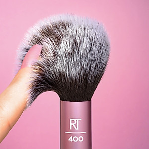 Real Techniques Ultra Plush Blush Makeup Brush, For Loose, Cream, or Pressed Blush, Rosy Glow Cheeks, Fluffy Powder Brush, Aluminum Ferrules, Synthetic Bristles, Vegan & Cruelty Free, 1 Count
