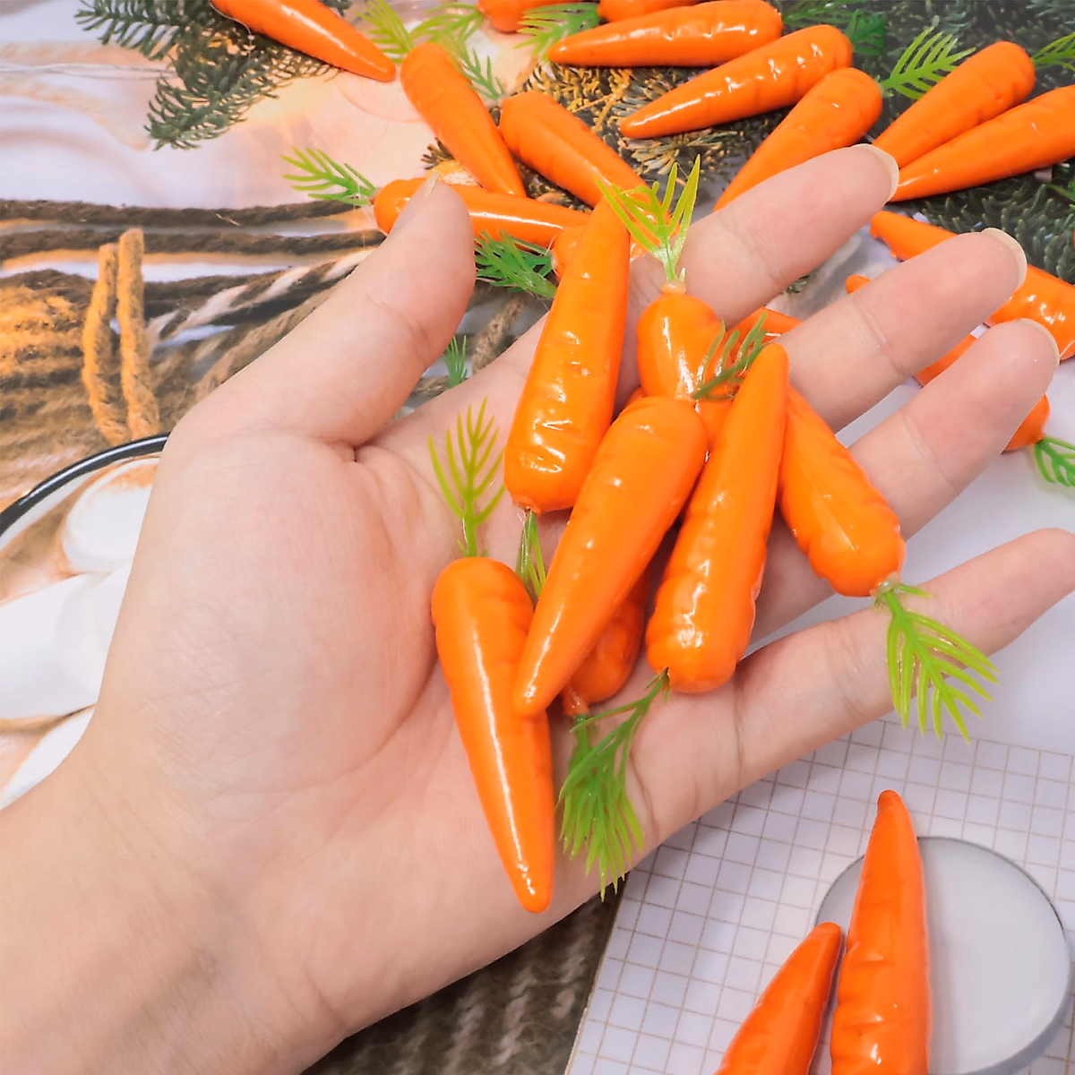 Honbay 50PCS Mini Artificial Carrots Ornament Foam Fake Small Carrots Models Decorative Bunny Carrots Vegetable for DIY Crafts Easter Party Home Decoration Photo Props
