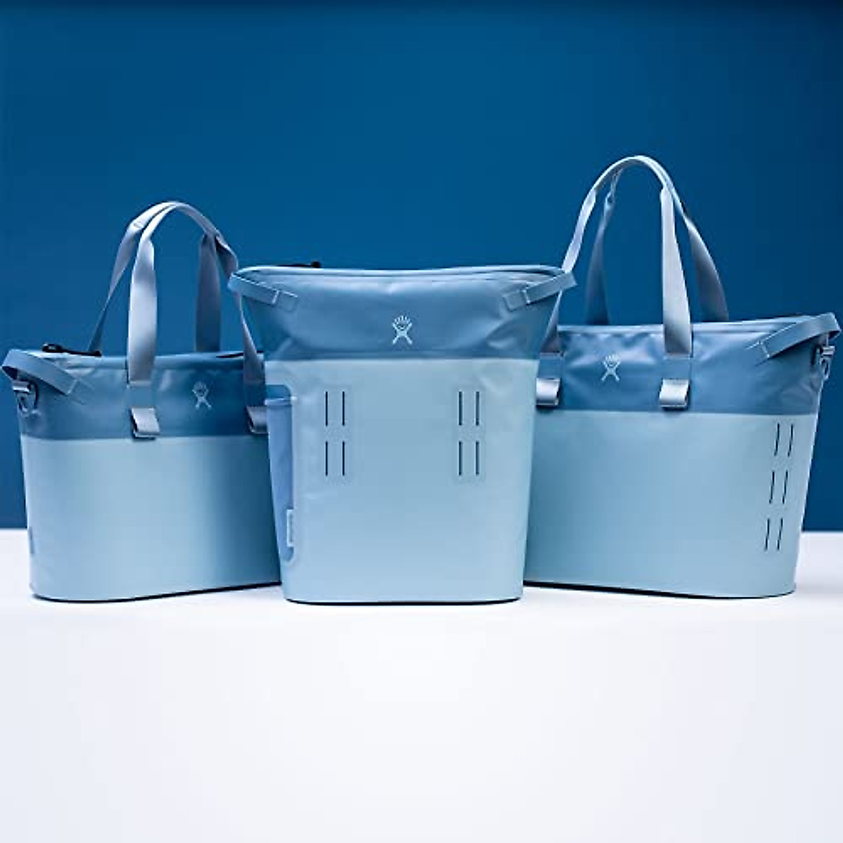 Hydro Flask 18 L Day Escape Soft Cooler - Reusable Travel Bag - Insulated, Waterproof, BPA-Free, Non-Toxic