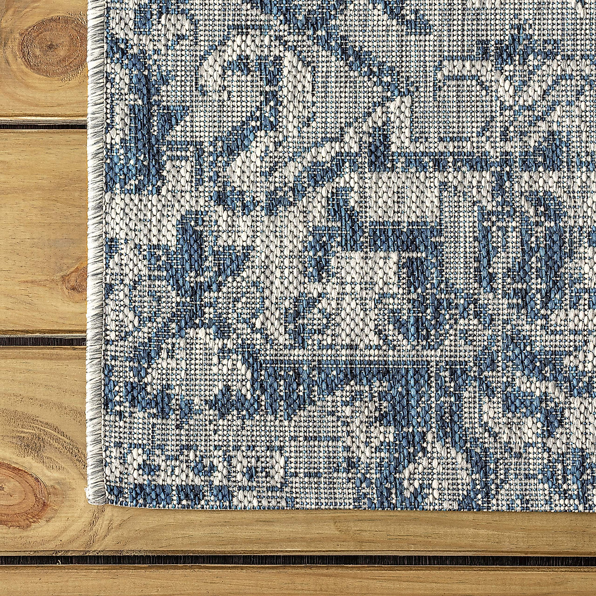 JONATHAN Y Estrella Bohemian Medallion Textured Weave Indoor/Outdoor Navy/Gray 4 ft. x 6 ft. Area-Rug, Coastal,Easy-Cleaning,HighTraffic,LivingRoom,Backyard, Non Shedding (SMB105B-4)