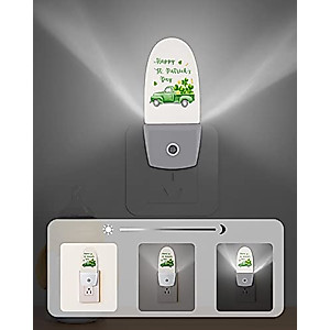 RisQiten St. Patrick's Day Night Light, LED Plug in Night Light, Green Truck and Lucky Clover Gold Night Lights with Dusk to Dawn Sensor Decorative Kids/Adults Nightlight for Bedroom Bathroom
