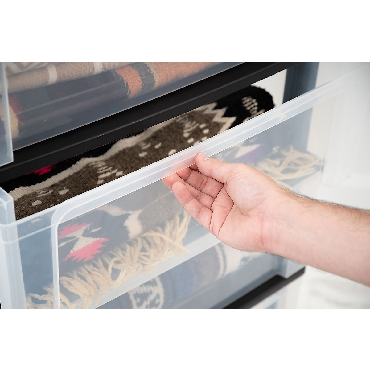 IRIS 110309 110309 6-Drawer Wide Chest, Black