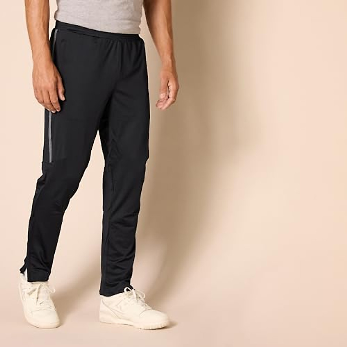 Amazon Essentials Men's Knit Performance Training Pant, Black, Large