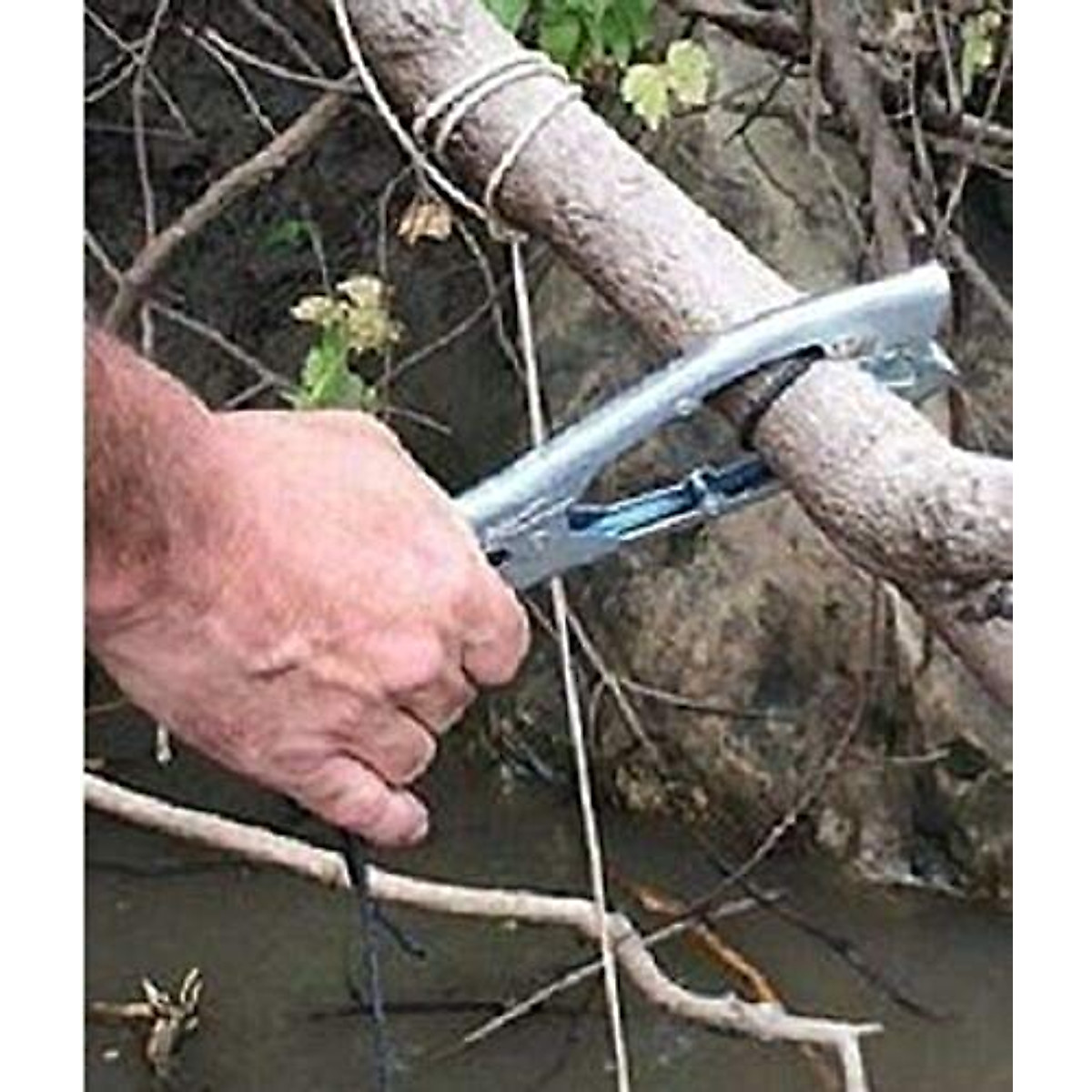 Brush Gripper 100% Marine Grade Stainless Steel *Made in The USA* Securely Anchor Your Kayak, Canoe or Smaller Boat in Seconds. No Disturbing Fish Below You! The Harder You Pull The Tighter It Grips!