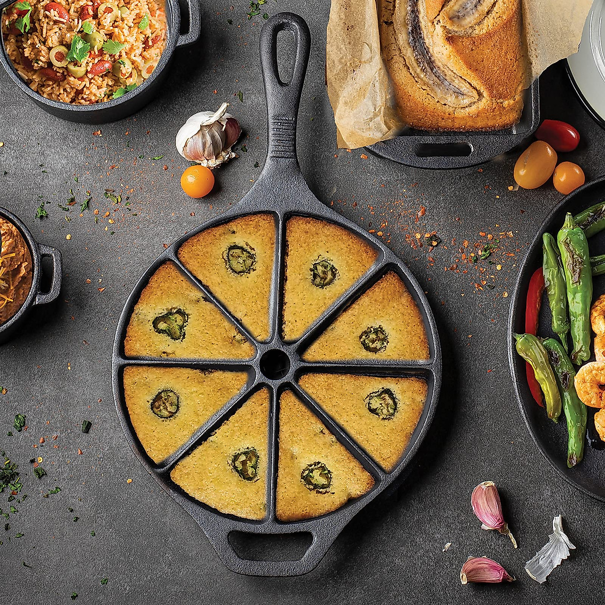 Tablecraft Round Corn Bread Skillet with Handle, Cast Iron, 8.75" dia x 15.625" (5.5" Handle)
