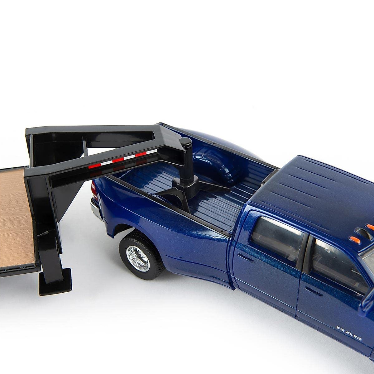 ERTL 1/32 Big Farm Ram 3500 Dually Quad Cab with Lowboy and New Holland L230 Skid Steer 47269