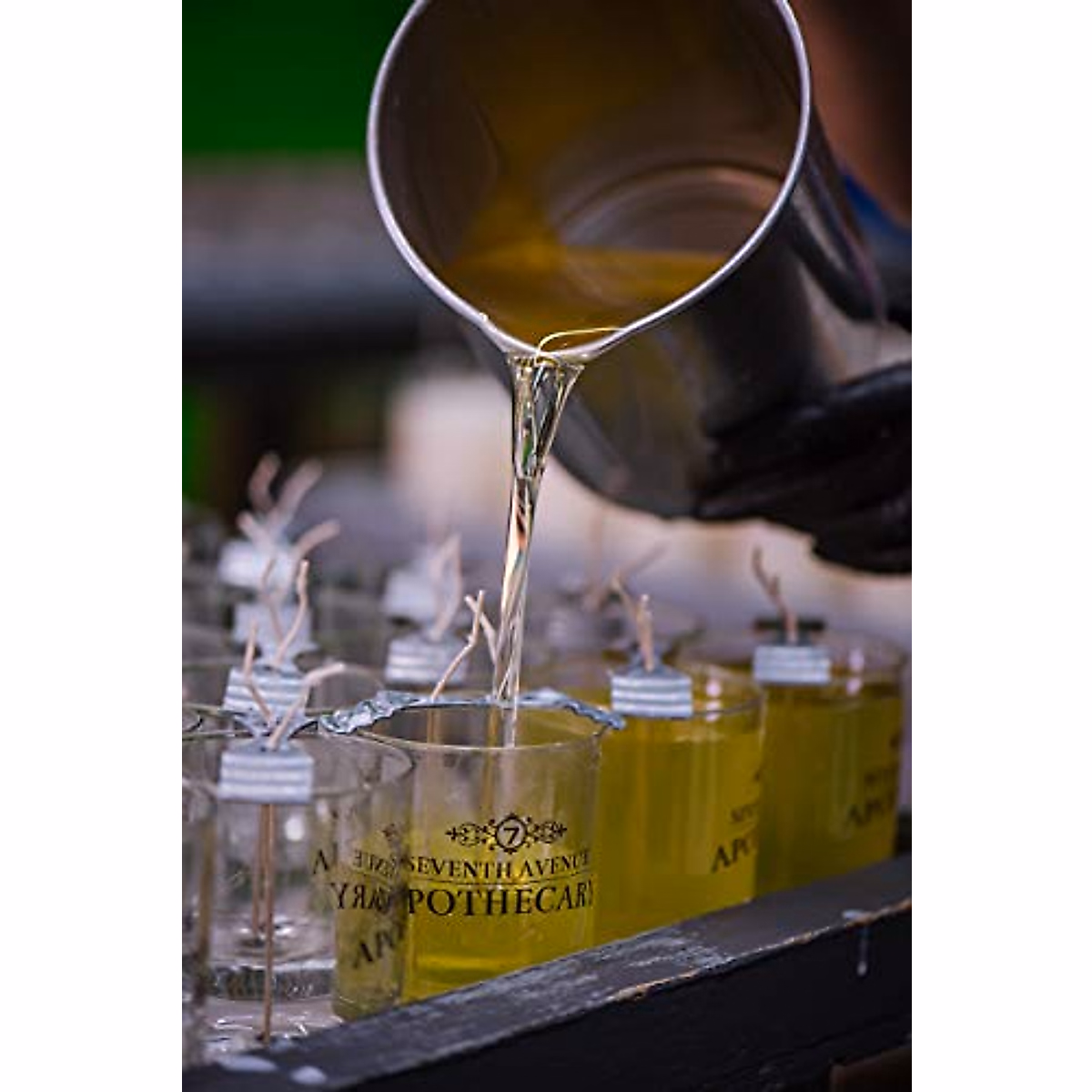 Apothecary Glass Jar Double Wick 14 Ounce Aromatherapy Soy Candle (Tobacco & Vanilla Bourbon)