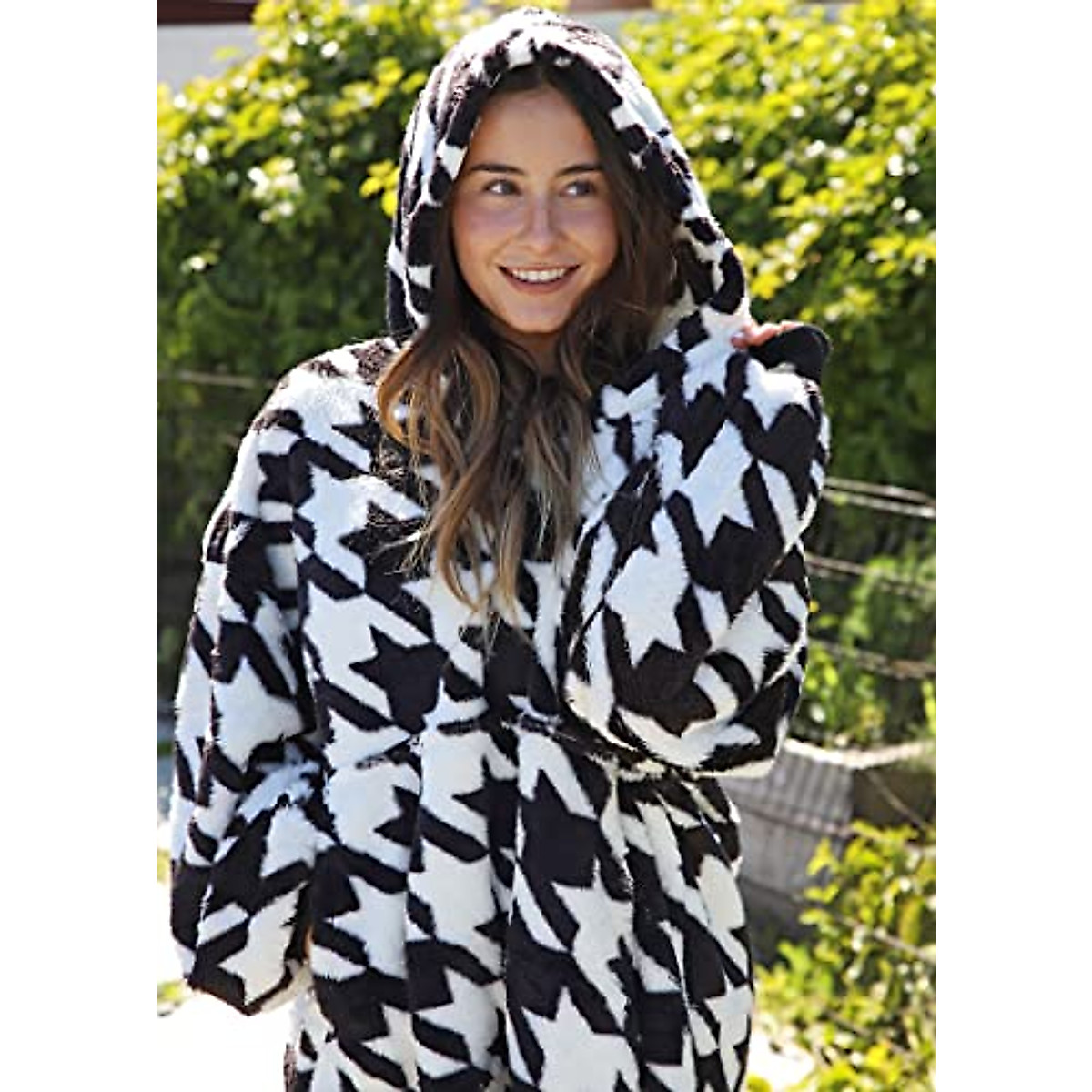 Tirrinia Oversized Wearable Blanket Sweatshirt Comfortable Plush Giant Houndstooth Hoodie Wearable Blankets Gift for Adults Men Women Teenagers Kids