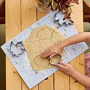 Austin Baby Co Silicone Placemat – Stain Resistant Portable Place Mats – Food Grade Silicone, Dishwasher Safe and Folds into Pocket for Easy Storage On The Go (Wildflower Chambray Blue)