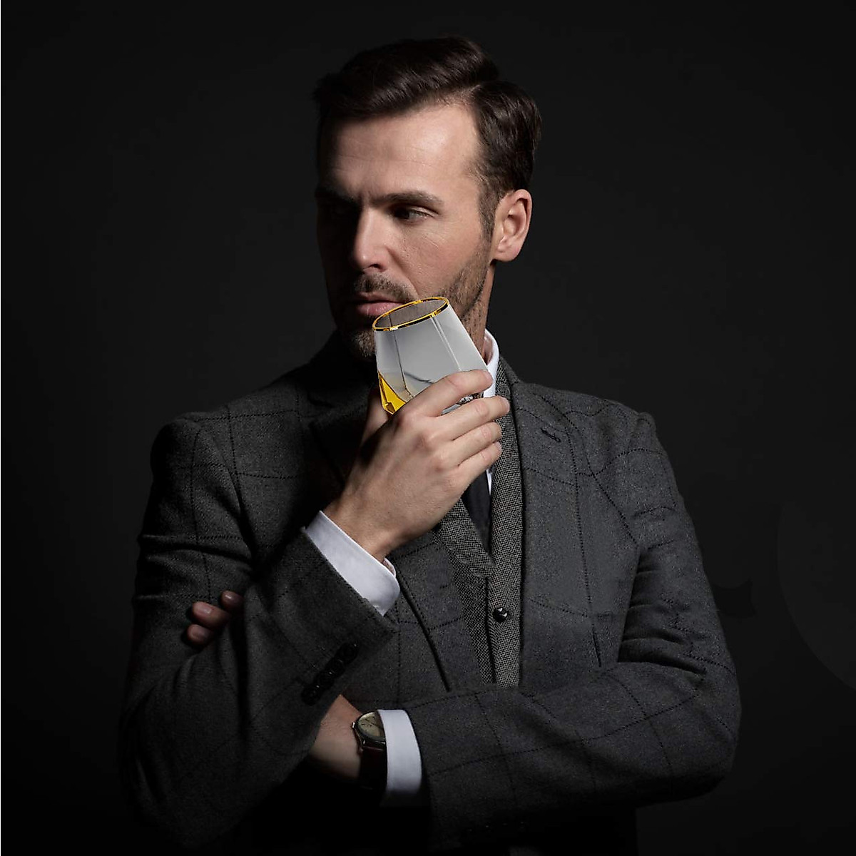 Diamond Whiskey Glasses, 4 PCS Rocks Glasses Gold Banded Cocktail Drinkware for Rum, Scotch or Wine Glasses, Tumblers Old Fashion Elegant Glass Unique Christmas New year Father's Day Gifts (Gray)