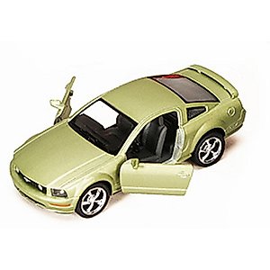 KiNSMART Lime Green 2006 Ford Mustang GT Hardtop 1/38 Scale Diecast Car (Green)
