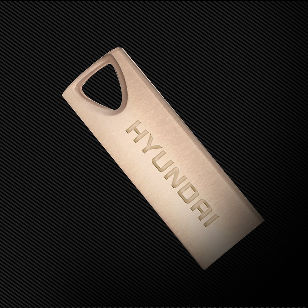 HYUNDAI Bravo Deluxe 16GB USB 2.0 Metal Flash Drive with Keychain - Max. Read Transfer Rate 10MB/s and Max. Write Transfer Rate 3MB/s [Rose Gold] Components U2BK/16GARG