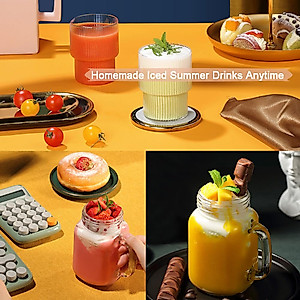 Portable blender USB rechargeable for Shakes and Smoothies, Puree, Crush Ice，powerful cutting force of six blades, Stainless Steel Ice Sabre-Blades,for sports, travel and outdoor