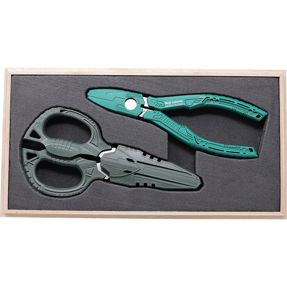 Engineer Paulownia Box GT Pack PGT-03 "Neji-Saurus" and "Steel Arm Scissors GT" Gift Package with Exclusive Leaflet