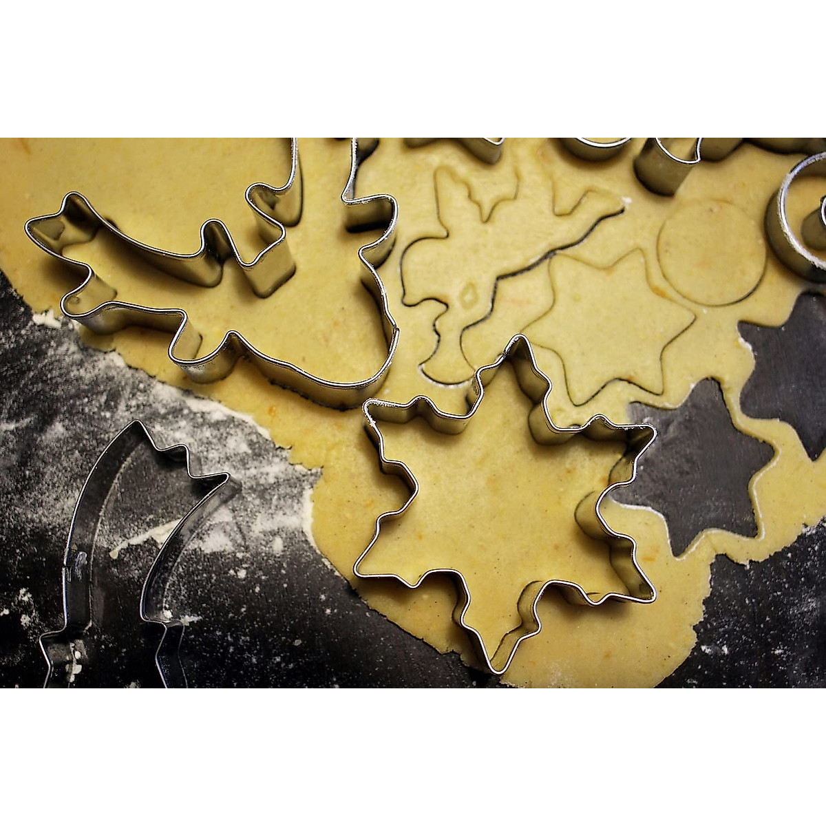 24 Pack Cookie Cutters, RUCKAE Cookie Cutters Set, Biscuit Mould, DIY Baking Cake Craft Pastry Bakeware Decoration