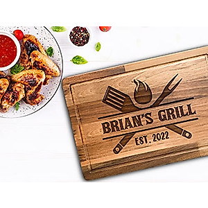 Personalized Grill Party Gift, Fathers Day Gift, Grill Master, BBQ Barbecue Lover, Housewarming Party Present, Birthday Gift for Men or Dad, Laser Engraved Wood Cutting Board, Customizable Sign