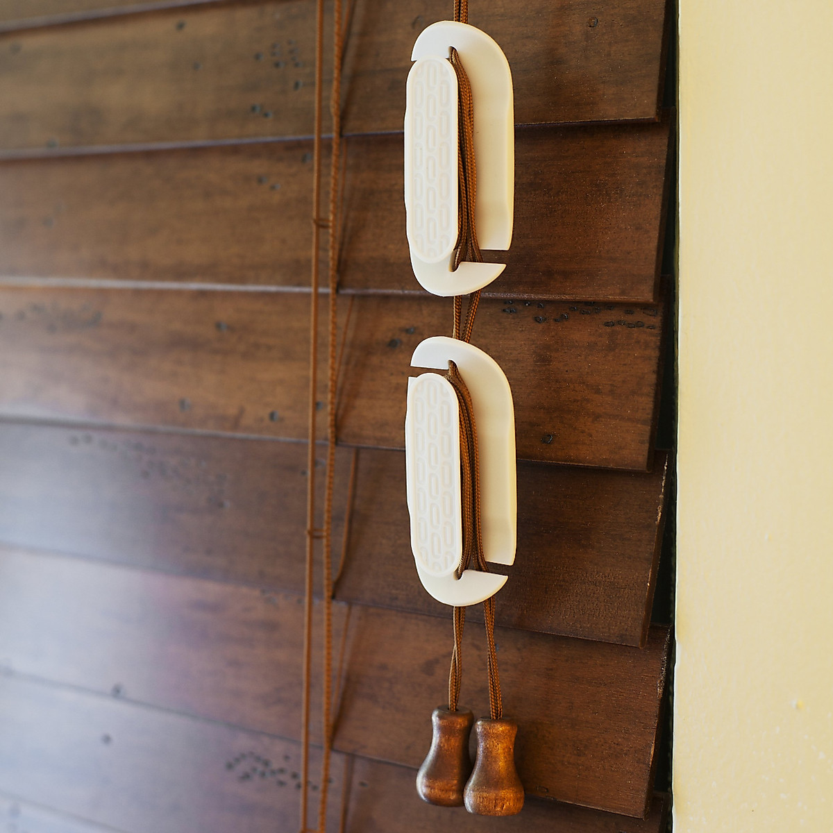 Rhoost Blind Cord Wind Up - Cord Winder (2-Pack) (White) - Curtain and Blind Winder Baby Proofing Window Safety