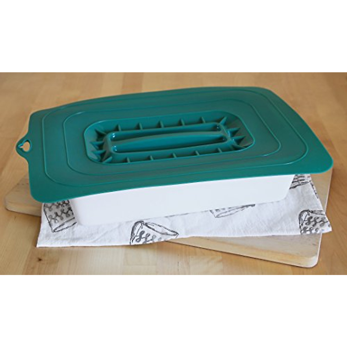 Elite Gourmet Maxi-Matic ECL-3016 Rectangular Silicone Suction Lids and Food Covers Fits various sizes of casseroles, baking pans, dishes or containers, Set of 3, Multicolor