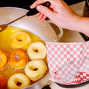 Potchen 80 Pcs Plastic Fast Food Basket with 200 Liners for Serving Hot Dog Baskets and Liners for Summer Birthday Party Serving Baskets Food Paper for Food Hot Dog