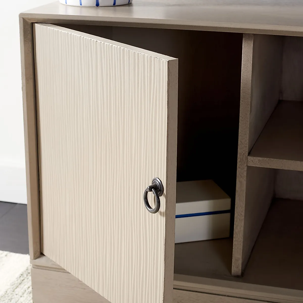 SAFAVIEH Home Collection Aliyah Greige 2-Door 1-Shelf Entertainment Media Stand up to 55" Flatscreen TV