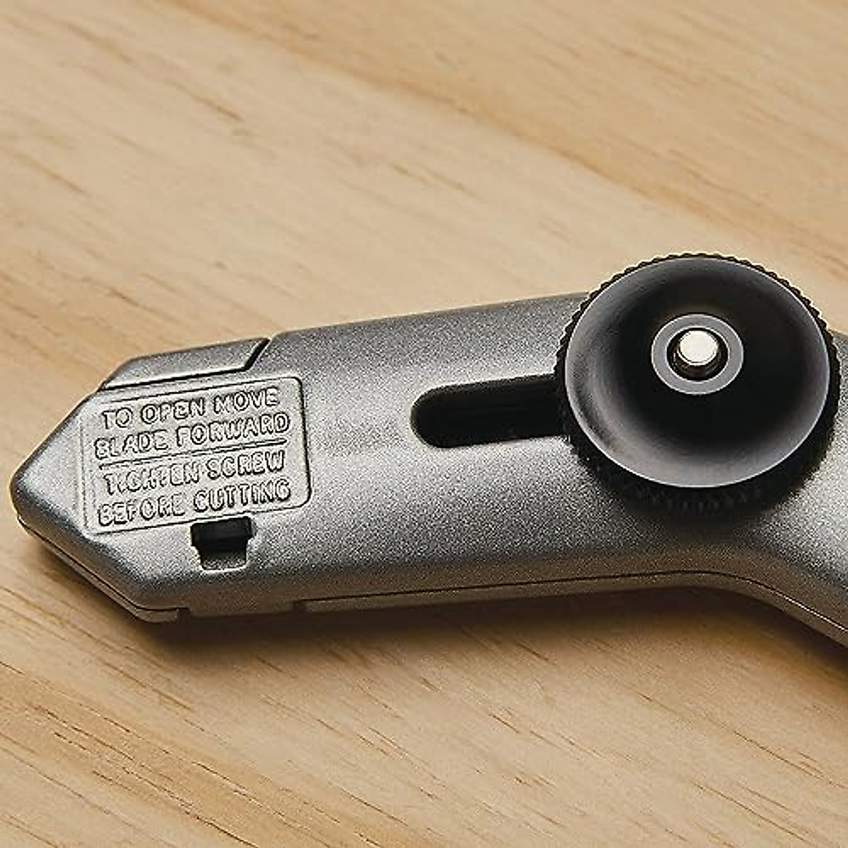 Stanley 10-525 6-1/2-Inch Retractable Carpet Knife