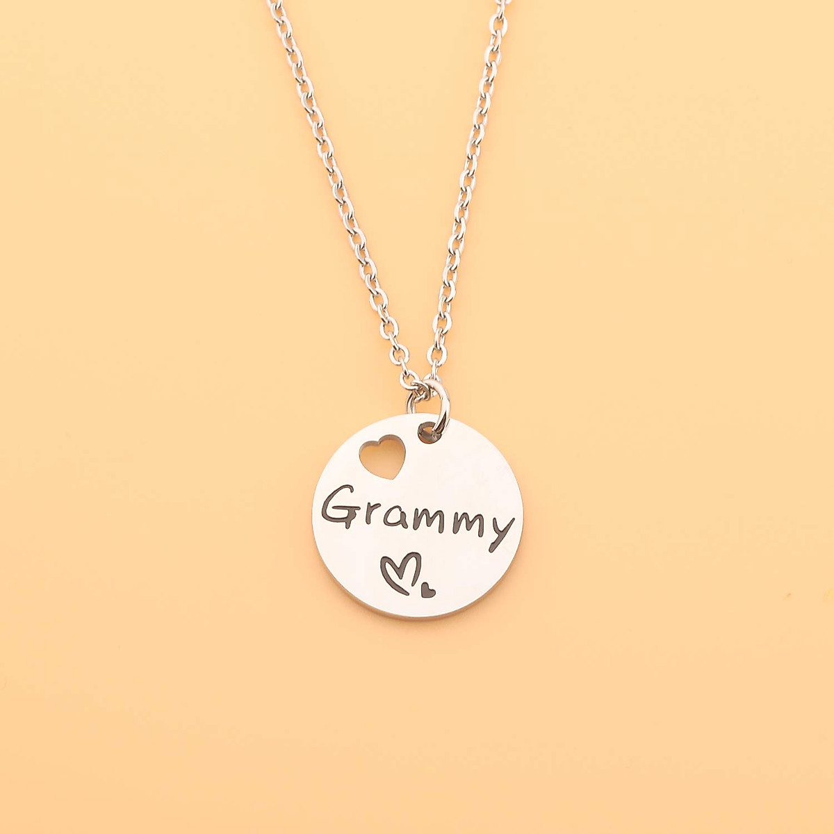 LQRI Grandma Necklace Round Disc Grandma Stainless Steel Charm Necklace Best Grandma Ever Gift for Grandma Nana (necklace)