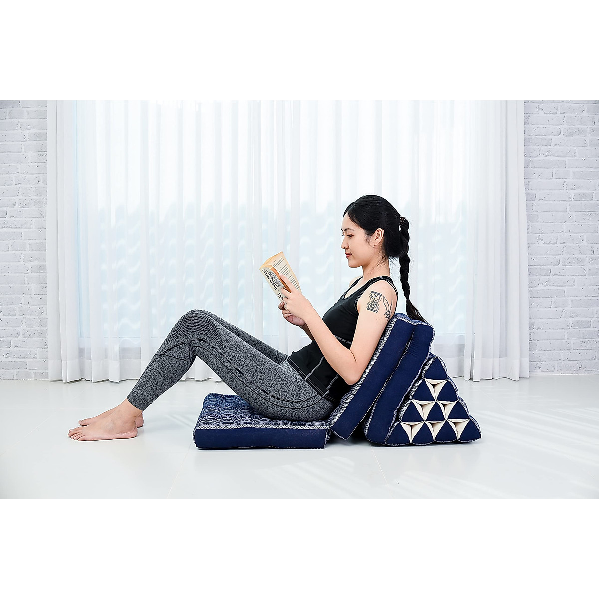 Leewadee - Comfortable Japanese Floor Mattress - Thai Floor Bed with Triangle Cushion - Futon Mattress - Thai Massage Mat, 67 x 21 inches, Blue White, Kapok Filling