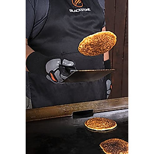 Blackstone 5558 Griddle Gloves with Silicone Palm Pads - Heat Resistant up to 500 Degrees, Easy Grip for Indoor and Outdoor Cooking, Grilling, Baking, Fire Pit, Fryer, Oven, One Size, Black/Grey