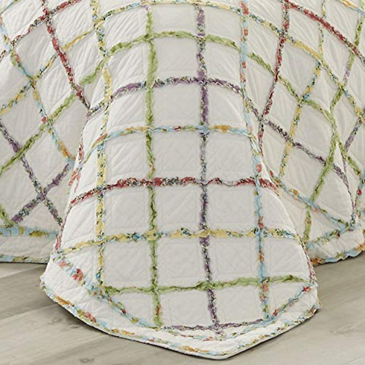 Laura Ashley Home Ruffle Garden Collection Quilt-100% Cotton, Ultra Soft, All Season Bedding, Reversible Stylish Coverlet, Full/Queen, Cream (197784)