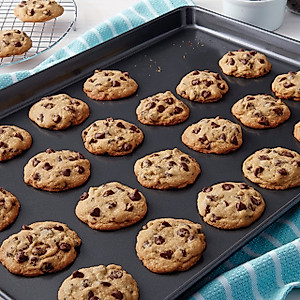 Wilton Perfect Results Premium Non-Stick Bakeware Cookie Pan Set, Whether Baking for a Kids Party, the Holidays or Family, These Baking Sheets have You Covered, 3-Piece