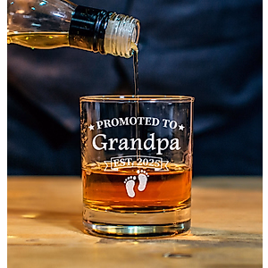 CARVELITA Promoted To Grandpa Est 2025 Whiskey Glass - 11oz Old Fashioned Bourbon Rocks Glass - First Time Grandparents Gifts - Grandparent Announcement - New Grandparent Gifts First Time, Papa To Be