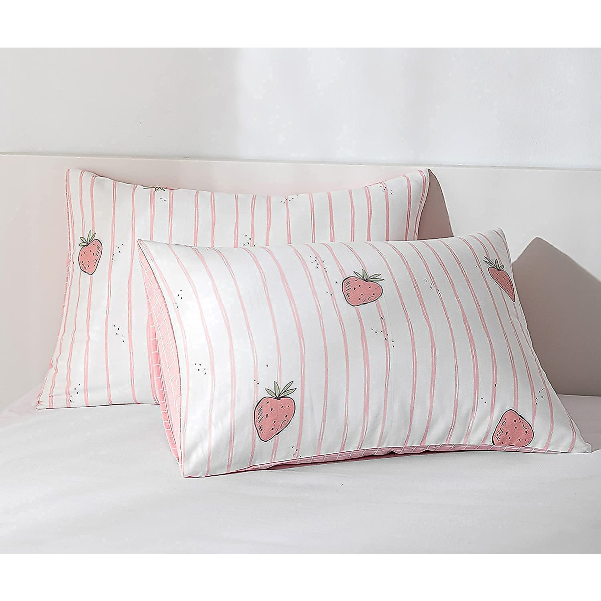 Pink Strawberry Print Pillowcases Set Kawaii Kids Girl Bedding Pillow Shams for Boy Teen Cotton Strawberry Pillow Covers Cute Decorative Pillowcases Set, Envelope Closure, (2 Pieces,20"×26")