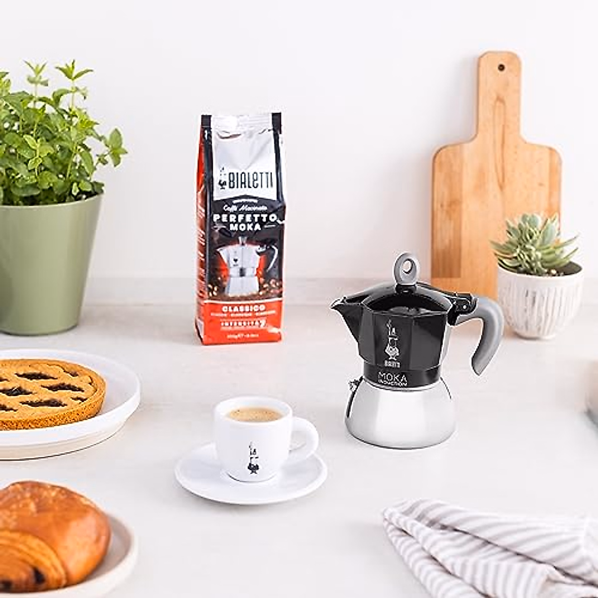 Bialetti - Moka Induction, Moka Pot, Suitable for all Types of Hobs, 2 Cups Espresso (2.8 Oz), 90 milliliters,Black