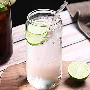 DOITOOL 2PCS Beer Can Glass with Lid and Straw, 18.6 oz Can Shaped Glass Cup with Lids ans Straw, Drinking Glass Cup with Glass Straw for Juice, Beer, Soda, Iced Drinks and Cocktails ( 550ml )