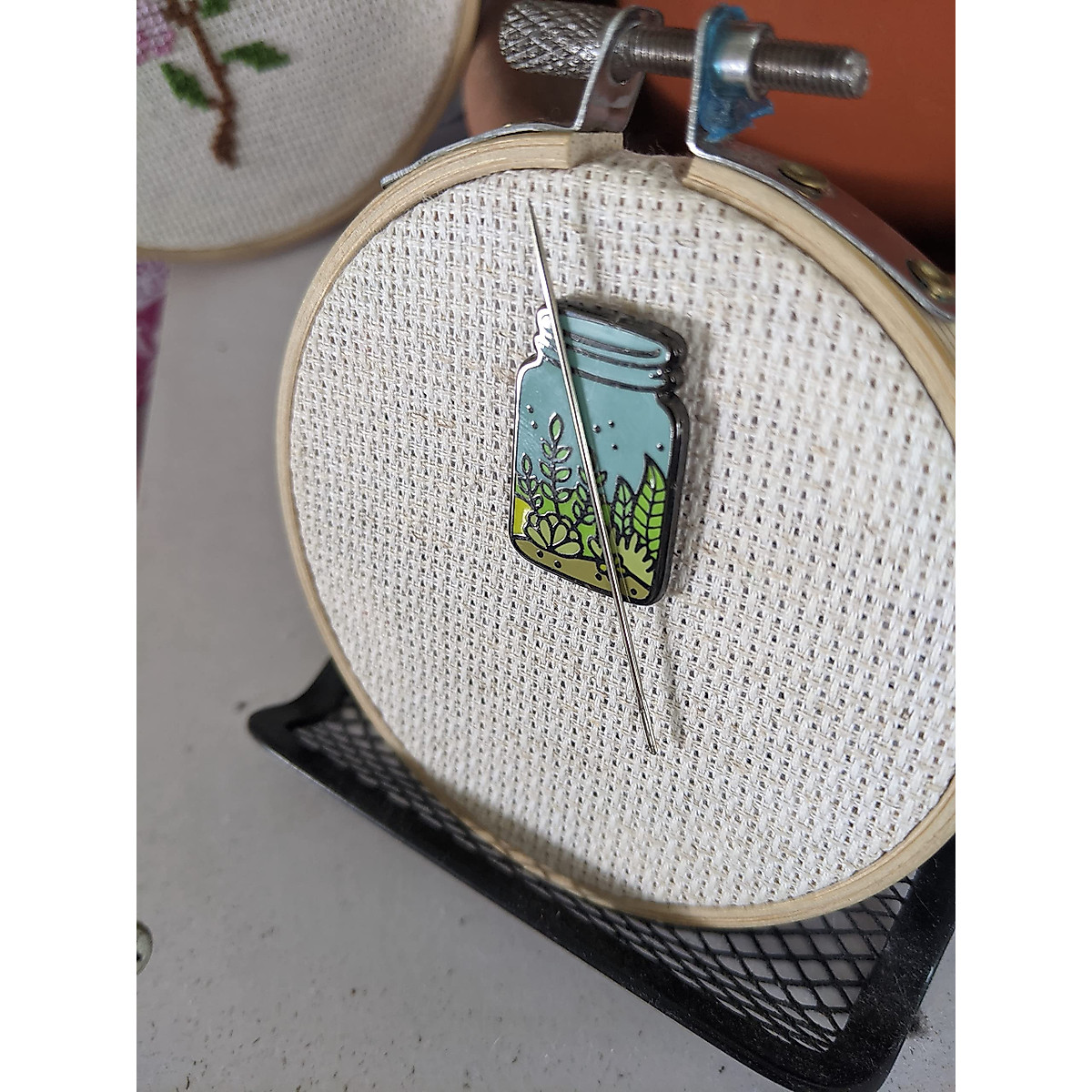Terrarium Needle Minder