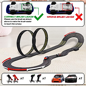 Two Cars for Dual Racing with 4 Controllers