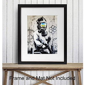 Banksy Urban Street Mural 8x10 Wall Decor Picture - Contemporary Modern Art Graffiti Decoration for Home, Apartment, Office, Bedroom, Dorm, Living Room - Gift for Women, Teens